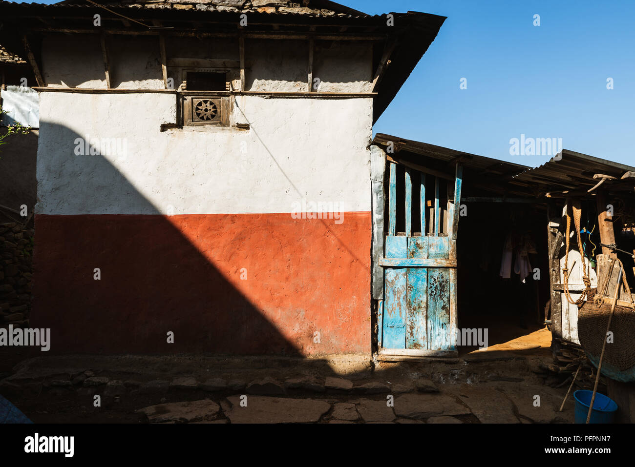 Traditional home house nepal hi-res stock photography and images - Alamy