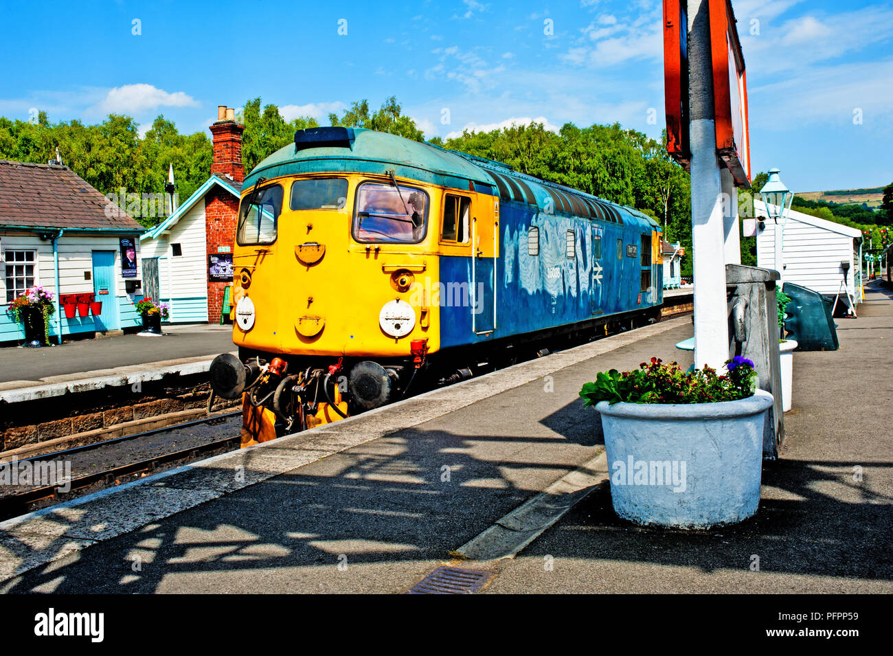 Class 26038 Tom Clift at Grosmont Station, North Yorkshire Moors ...