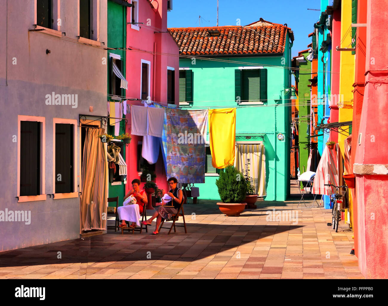 Burano lace hi-res stock photography and images - Alamy