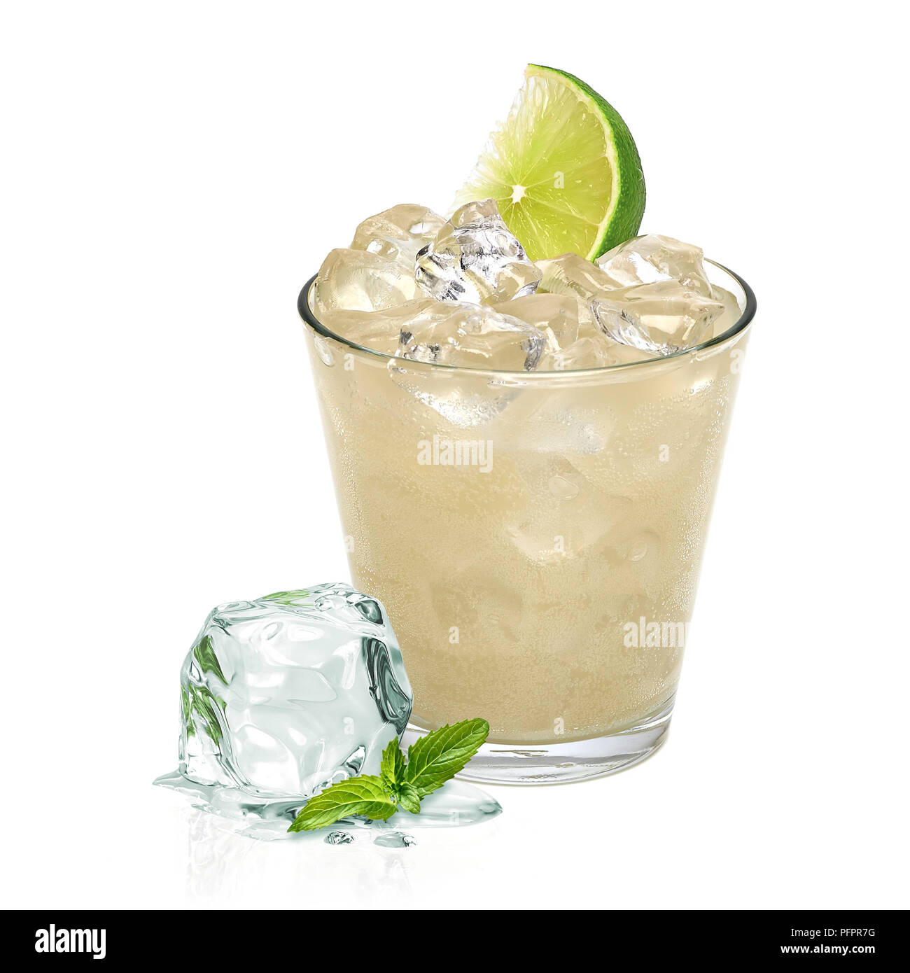 Gin and tonic glass cut out hi-res stock photography and images - Alamy