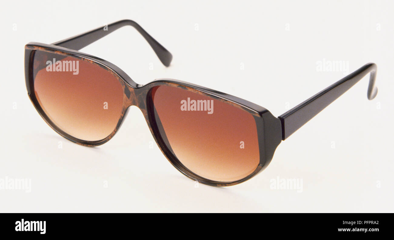 Dark lenses hi-res stock photography and images - Alamy