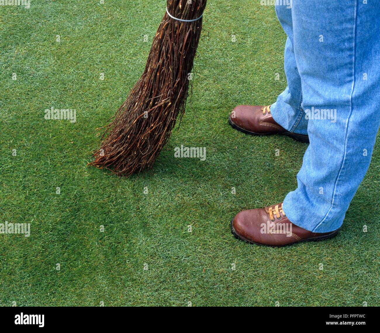 Sweeping lawn hi-res stock photography and images - Alamy