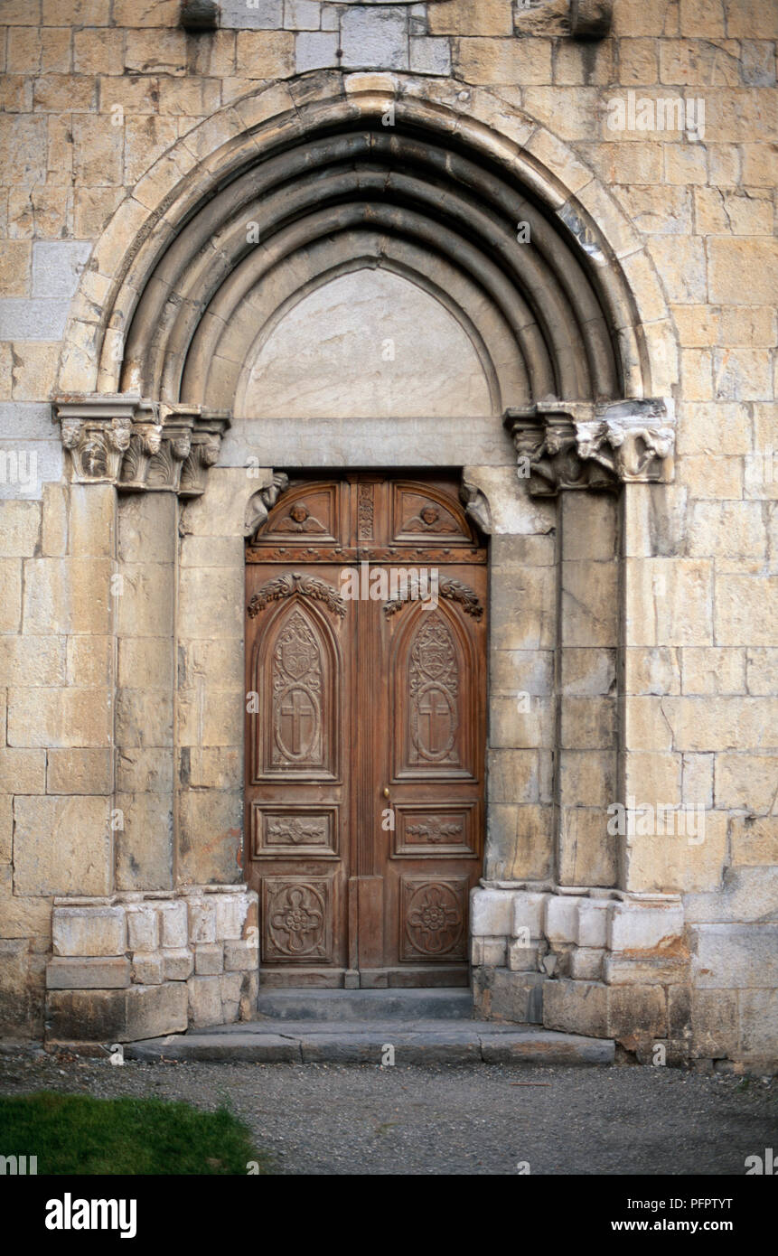 Romanesque Entrance Door Stock Photos & Romanesque Entrance Door Stock ...