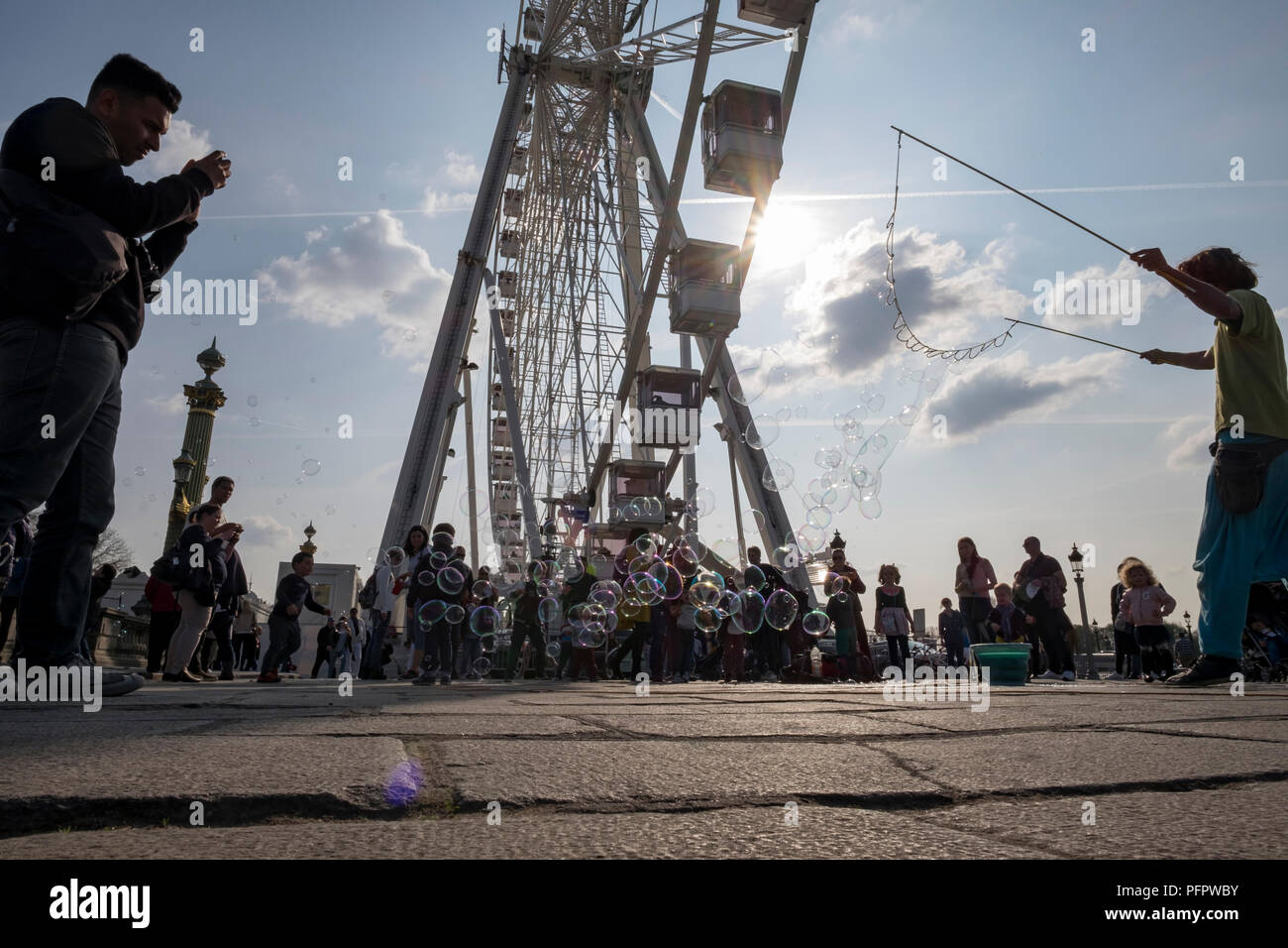 Man watching ferris wheel hi-res stock photography and images - Alamy