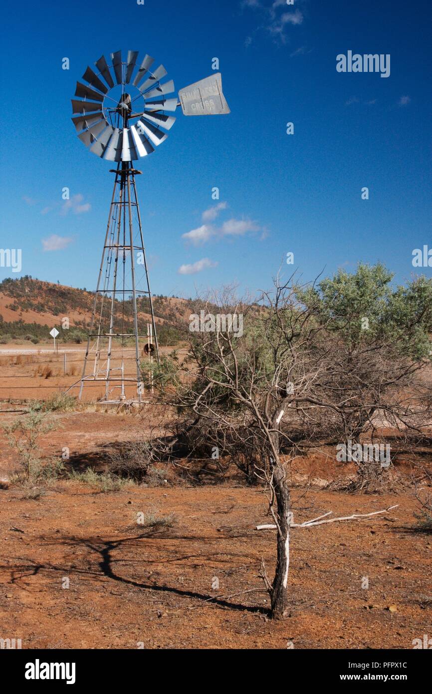 Australia, Flinders Ranges, windmill providing power in arid outback ...