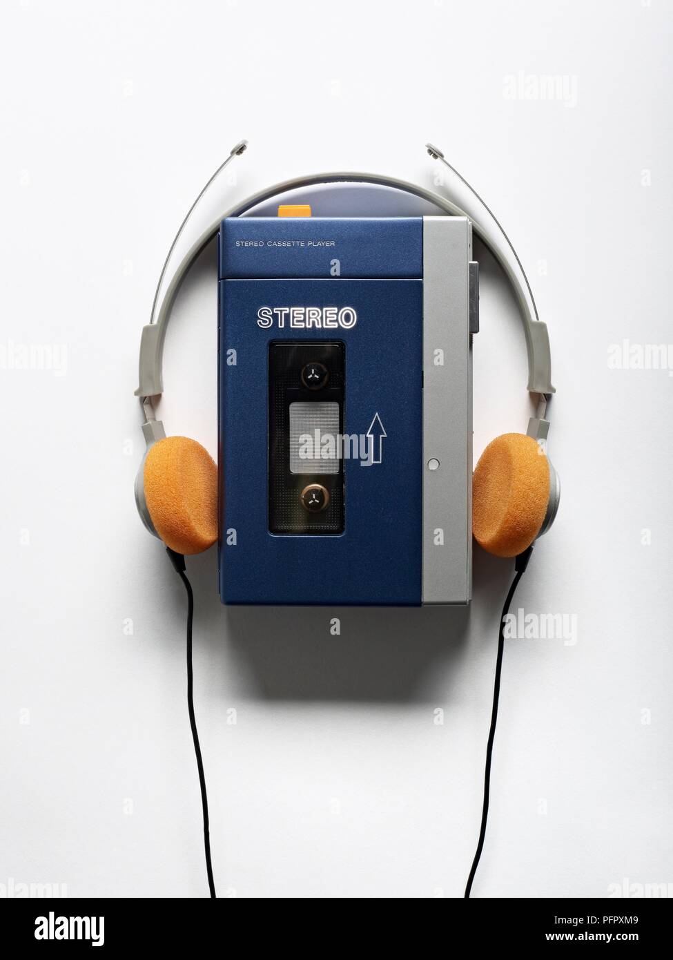 Personal stereo 1980s hi-res stock photography and images - Alamy
