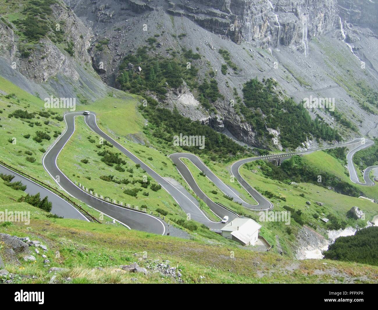 Italy, Stelvio Pass (Stilfserjoch), winding road on mountain pass ...