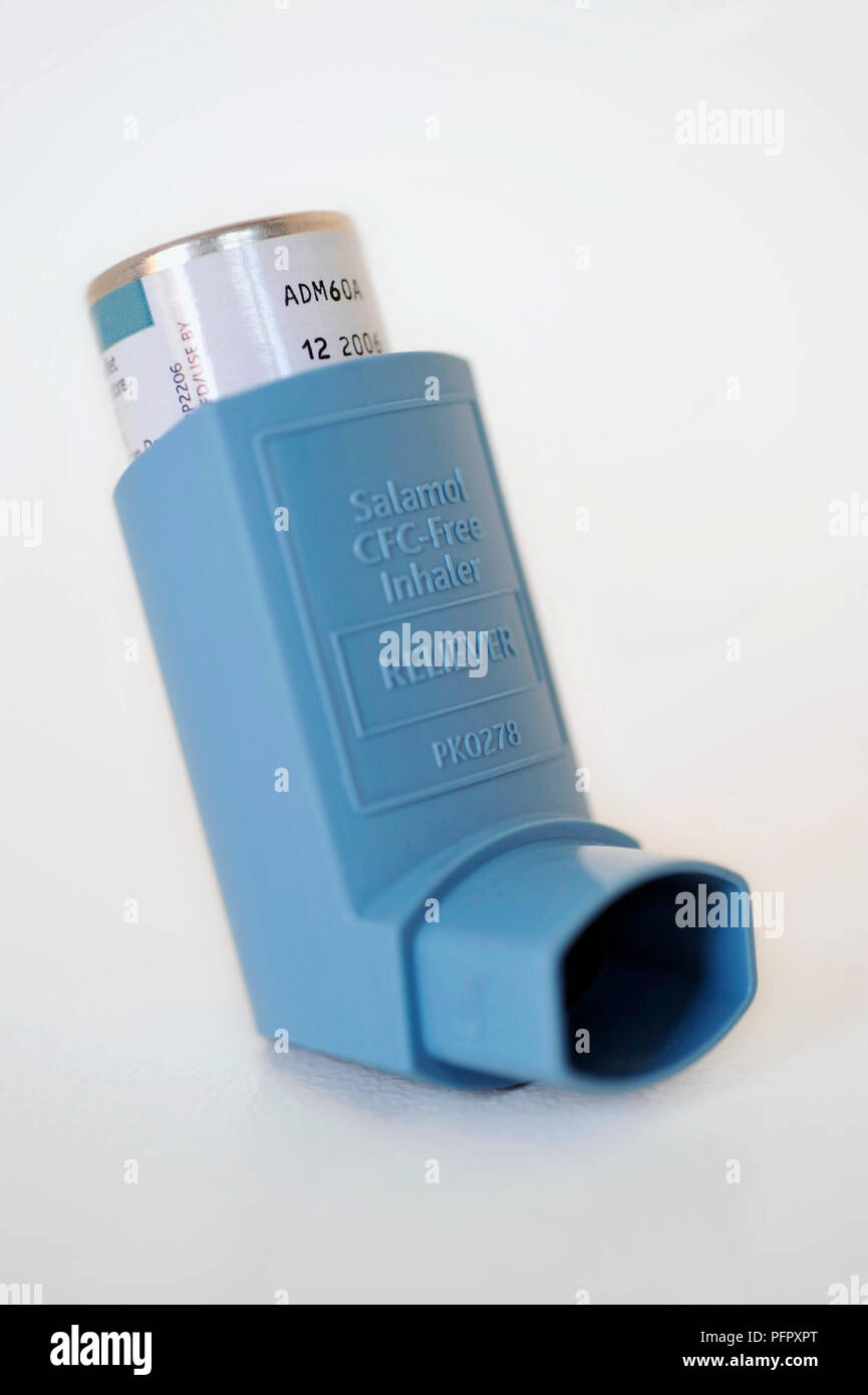 Asthma inhaler, close-up Stock Photo - Alamy