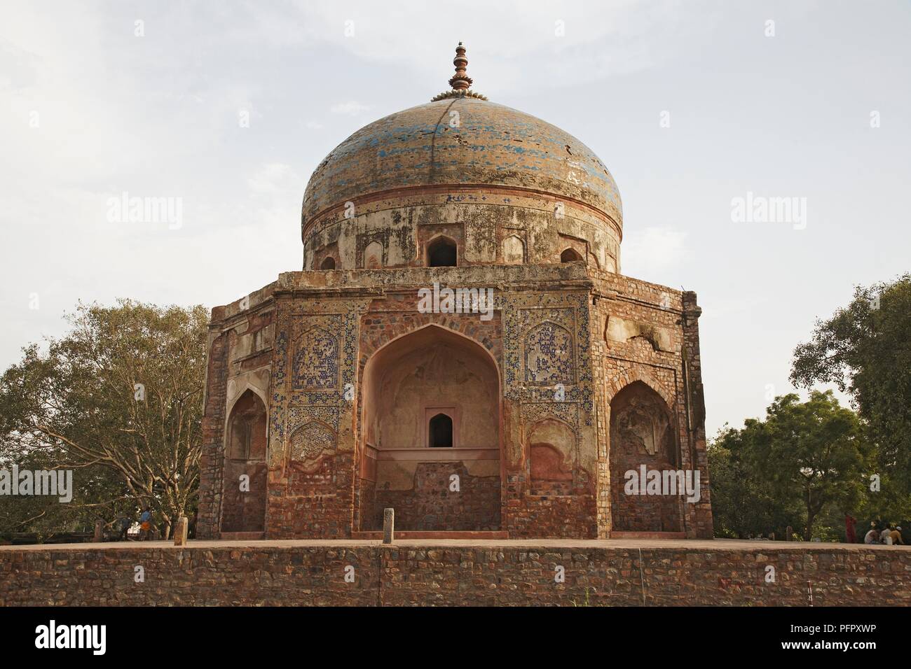 India, Delhi, Humayun's Tomb, Nila Gumbad in grounds of 16th Century ...