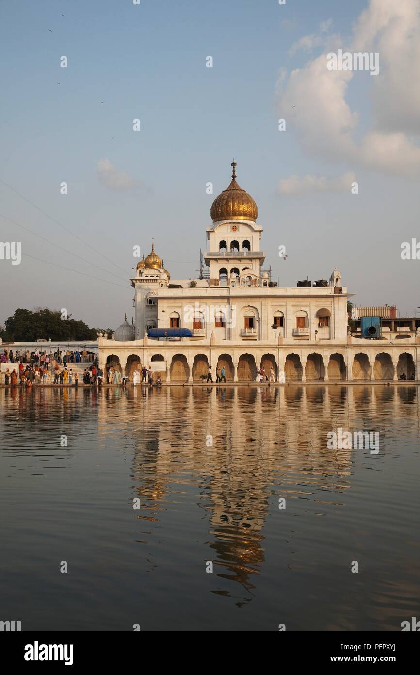 View of gurudwara bangla sahib hi-res stock photography and images - Alamy