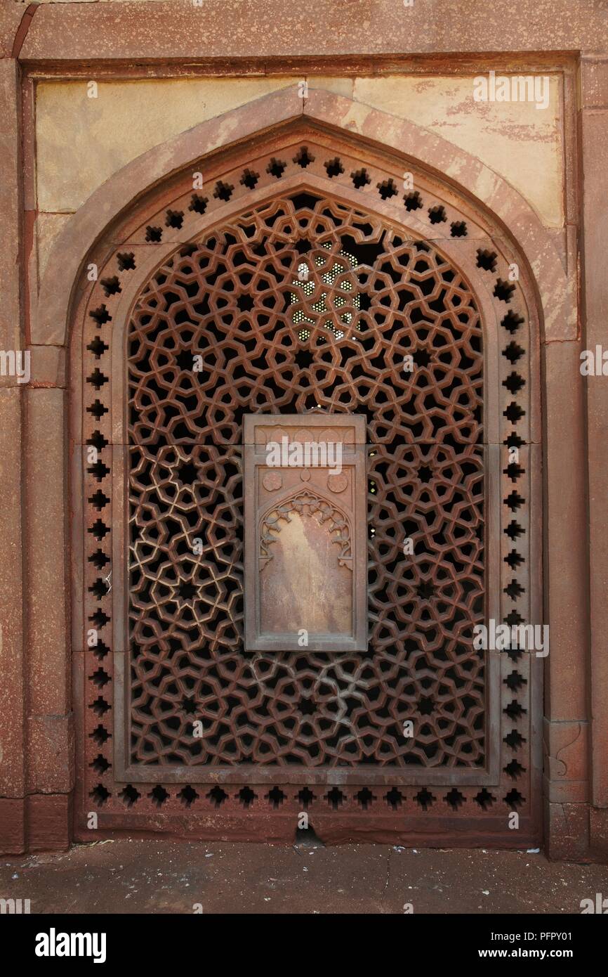 India, Delhi, Humayun's Tomb, window detail Stock Photo - Alamy