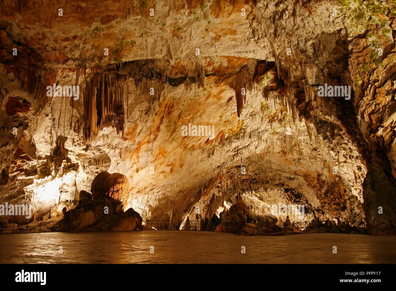 Slovenia, Postojna Caves, the concert hall Stock Photo - Alamy