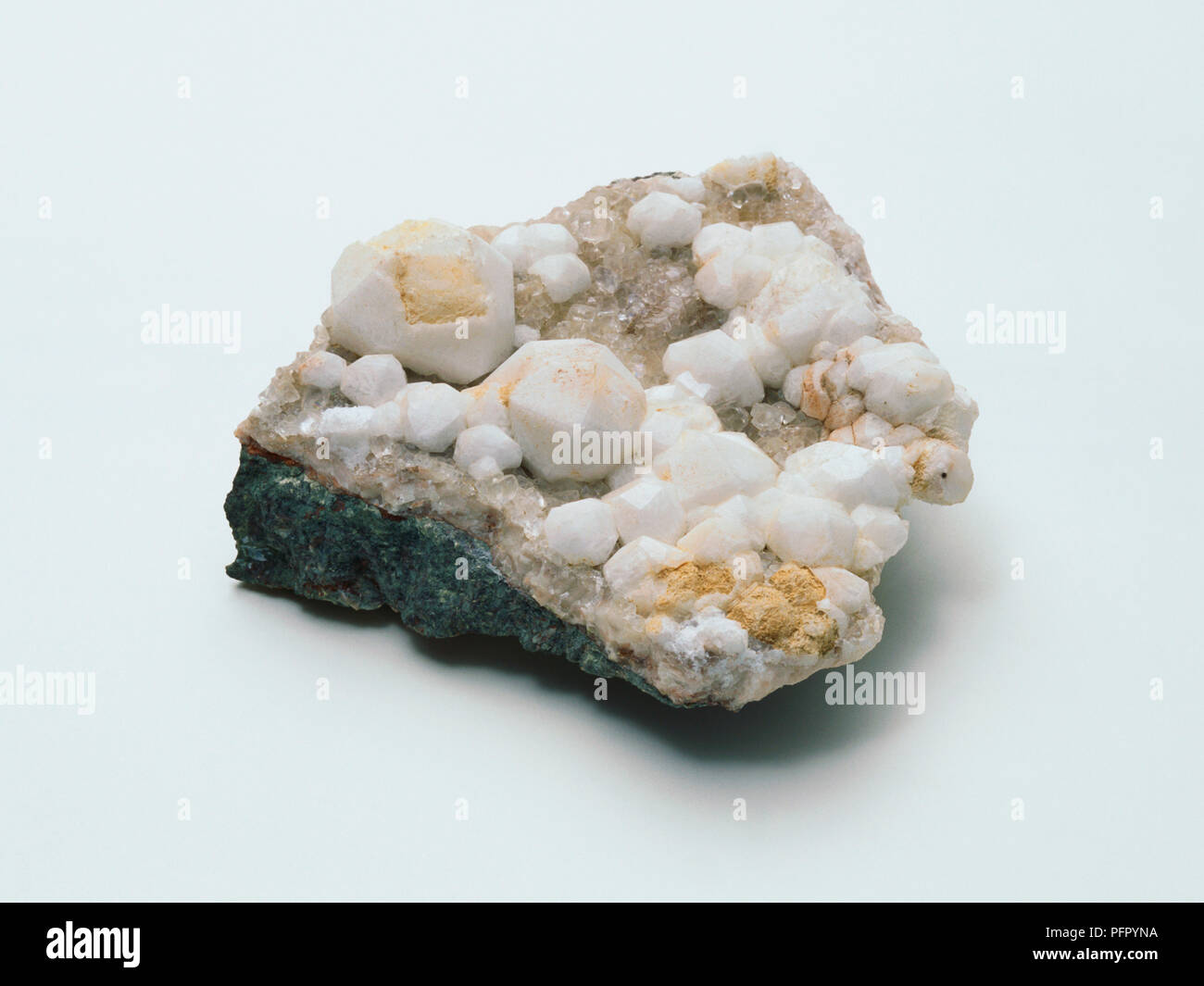 Analcite hi-res stock photography and images - Alamy