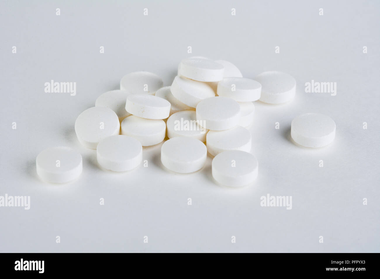 White vitamin D tablets Stock Photo - Alamy