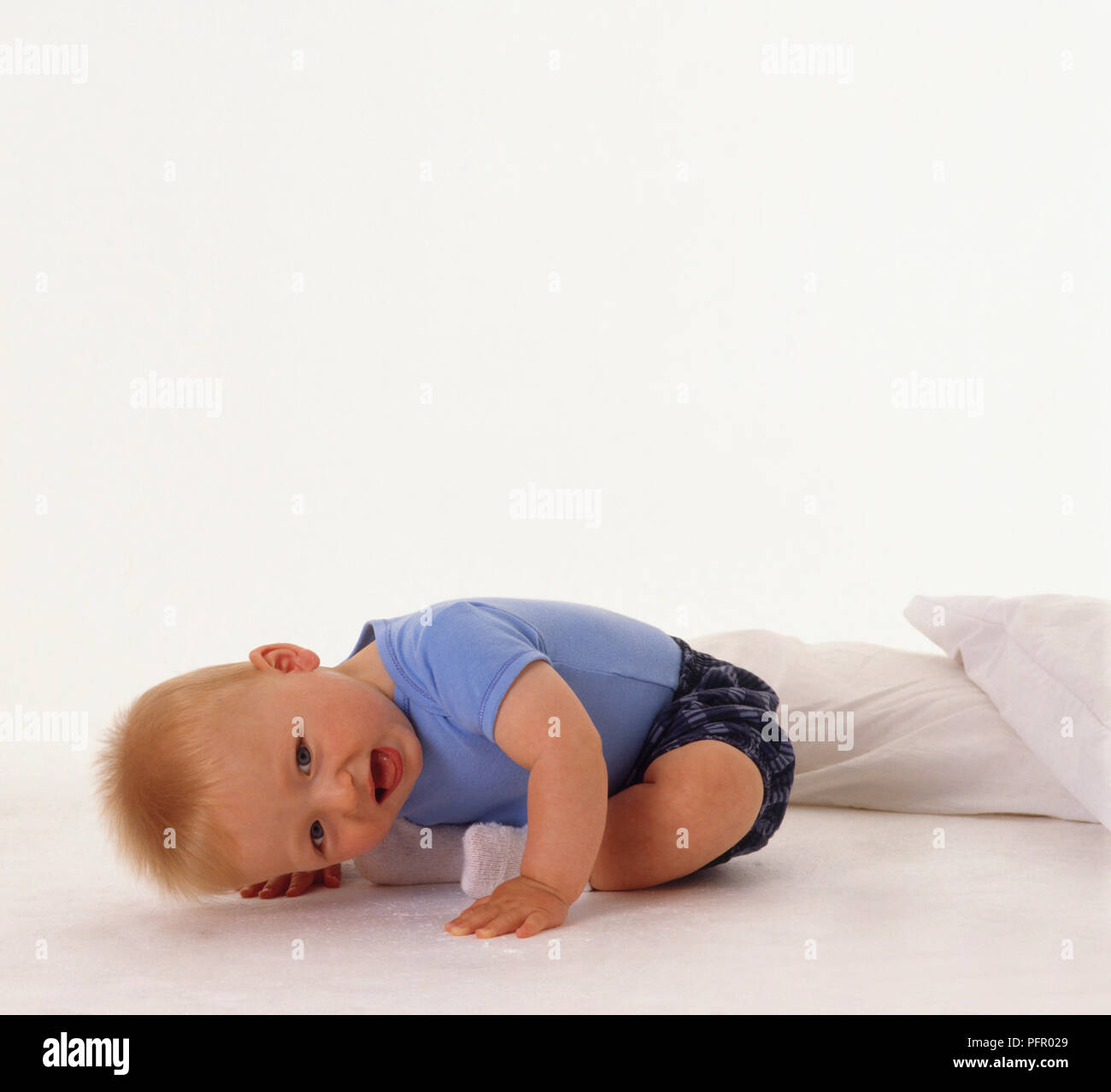 Leaning forwards hi-res stock photography and images - Alamy