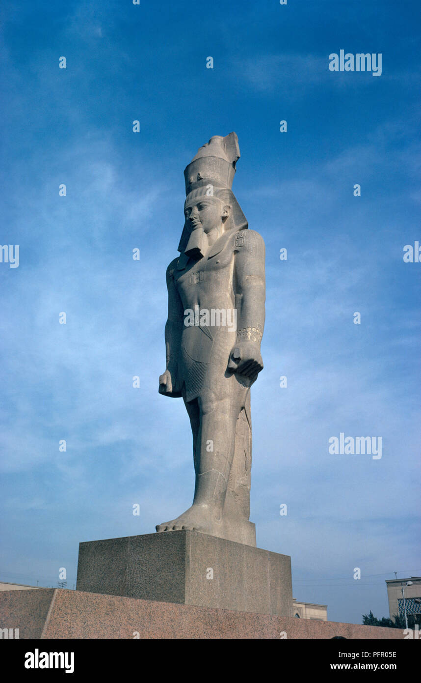 Egypt, Cairo, statue of Ramses II in Ramses Square Stock Photo - Alamy