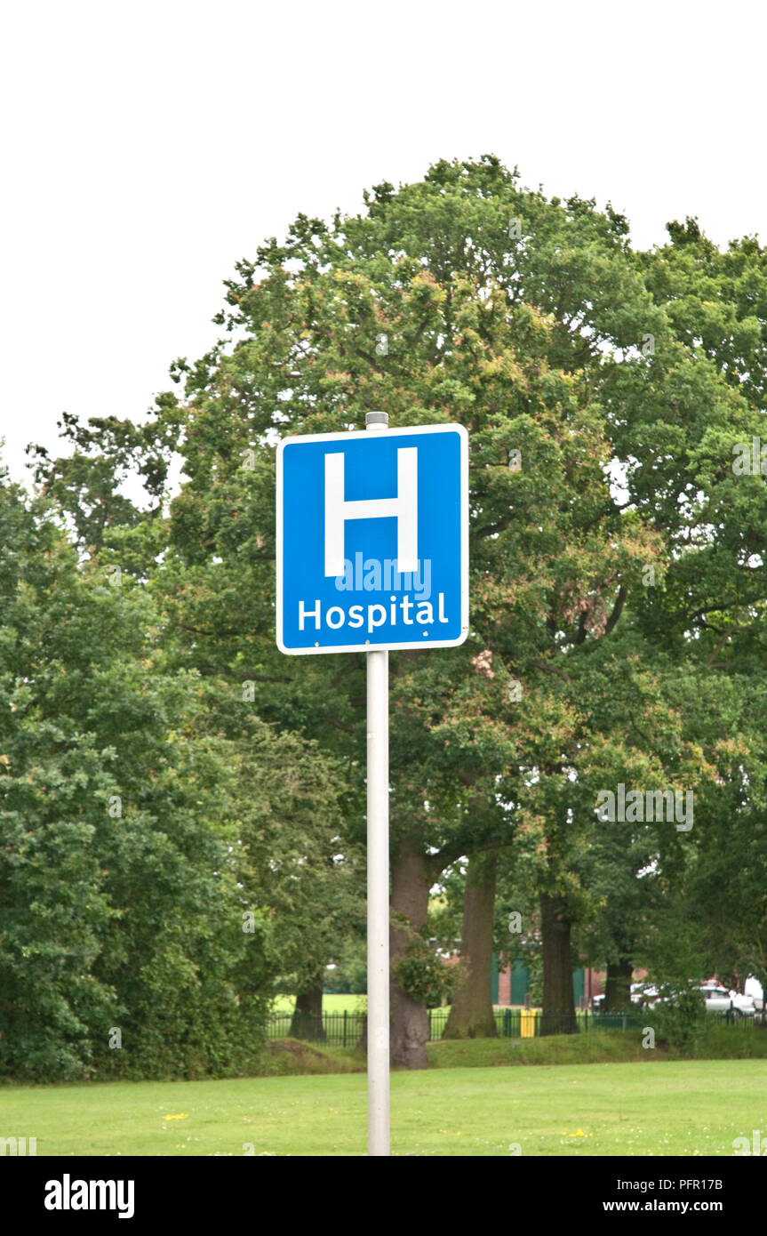 Great Britain, England, hospital road sign Stock Photo - Alamy