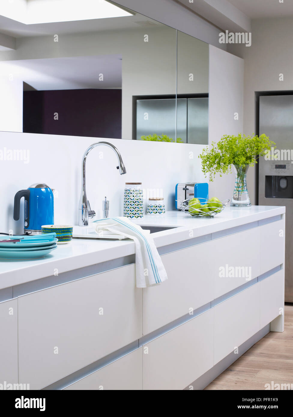 Washing each other hi-res stock photography and images - Alamy