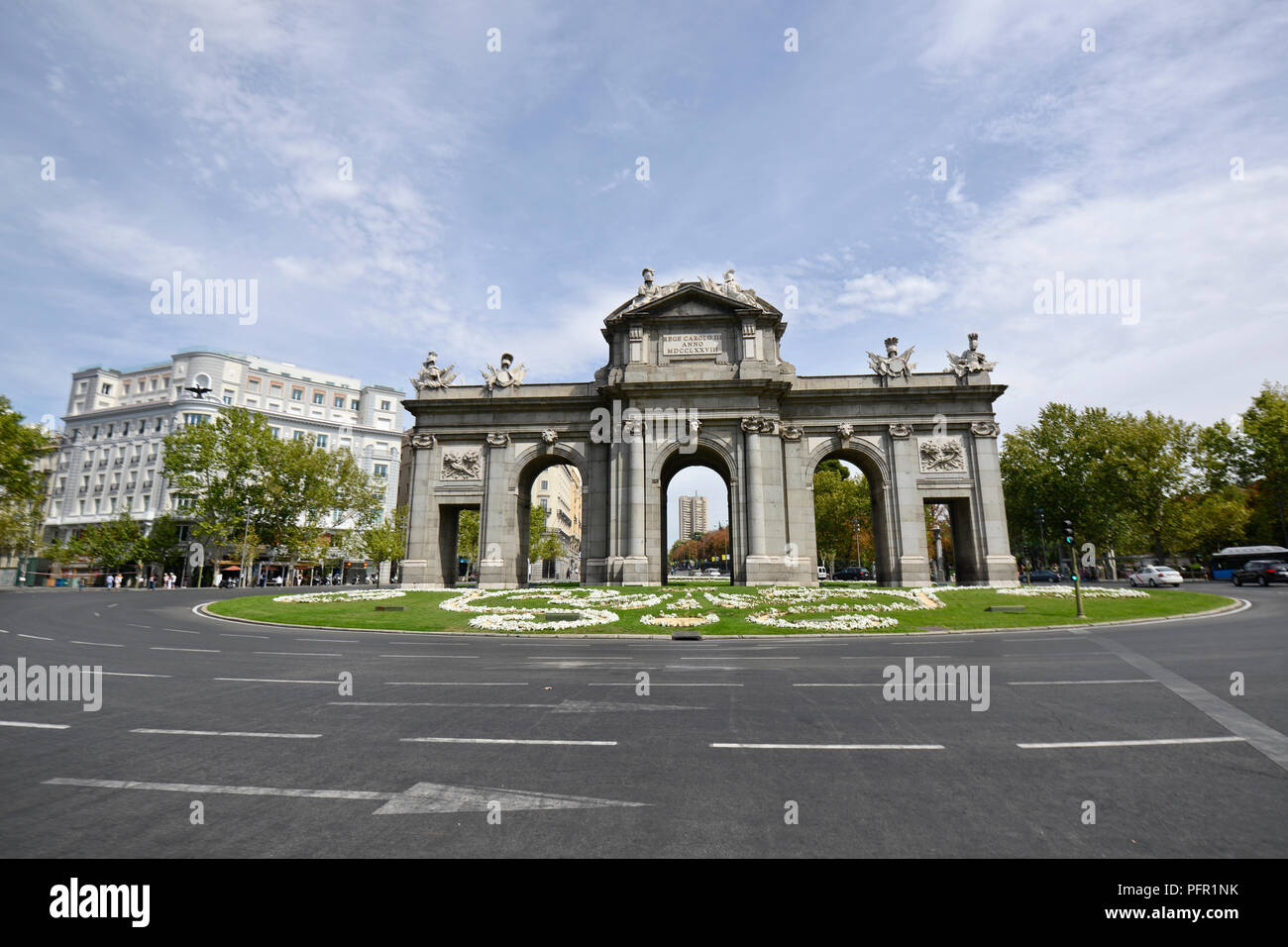 Puerta de alcala hi-res stock photography and images - Alamy