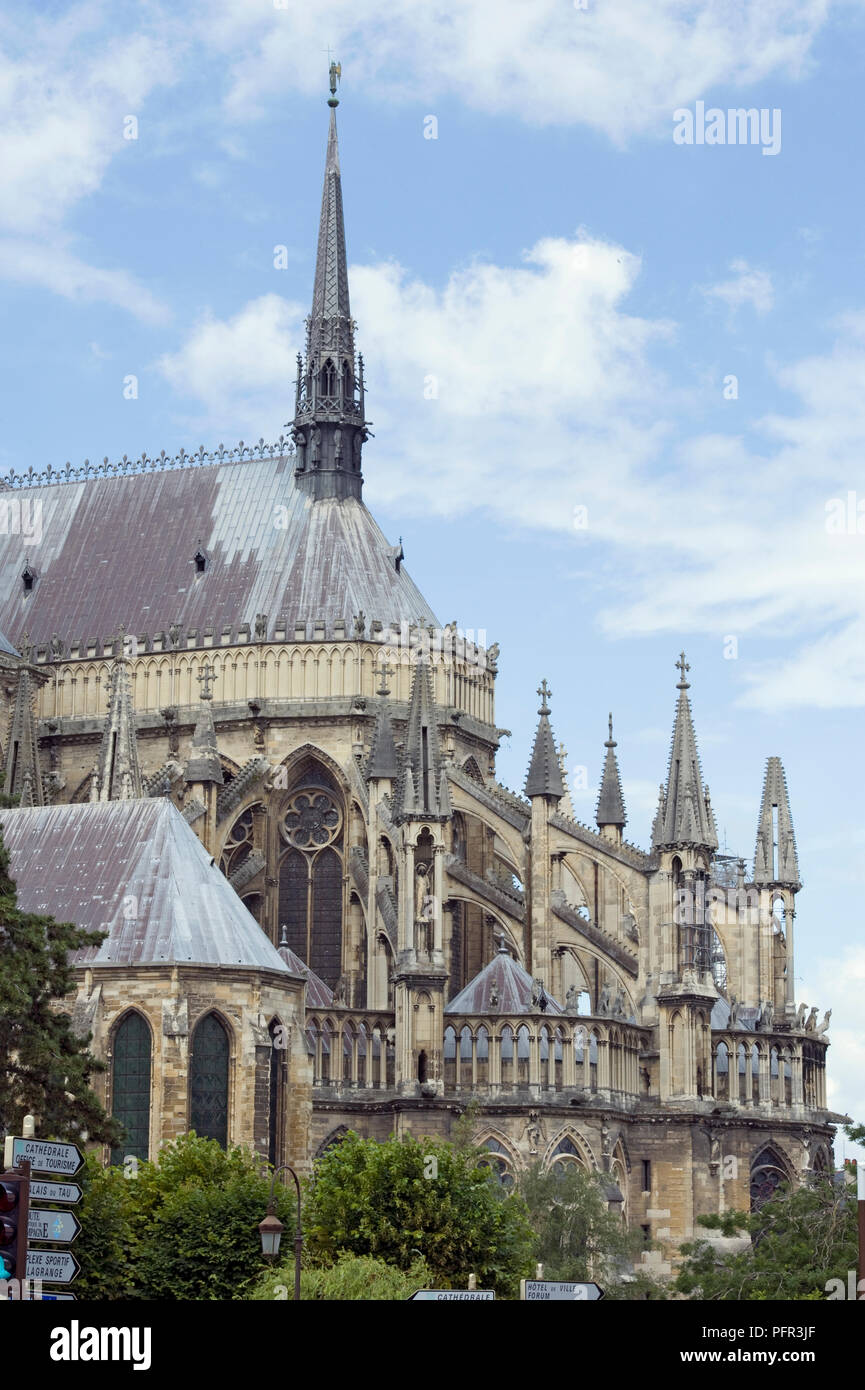 Champagne cathedral hi-res stock photography and images - Alamy