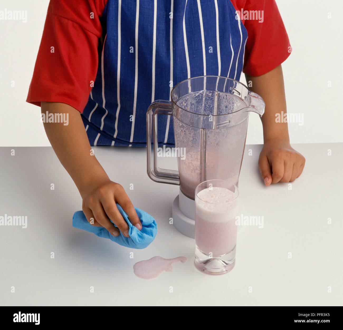 Spilling drink child hi-res stock photography and images - Alamy