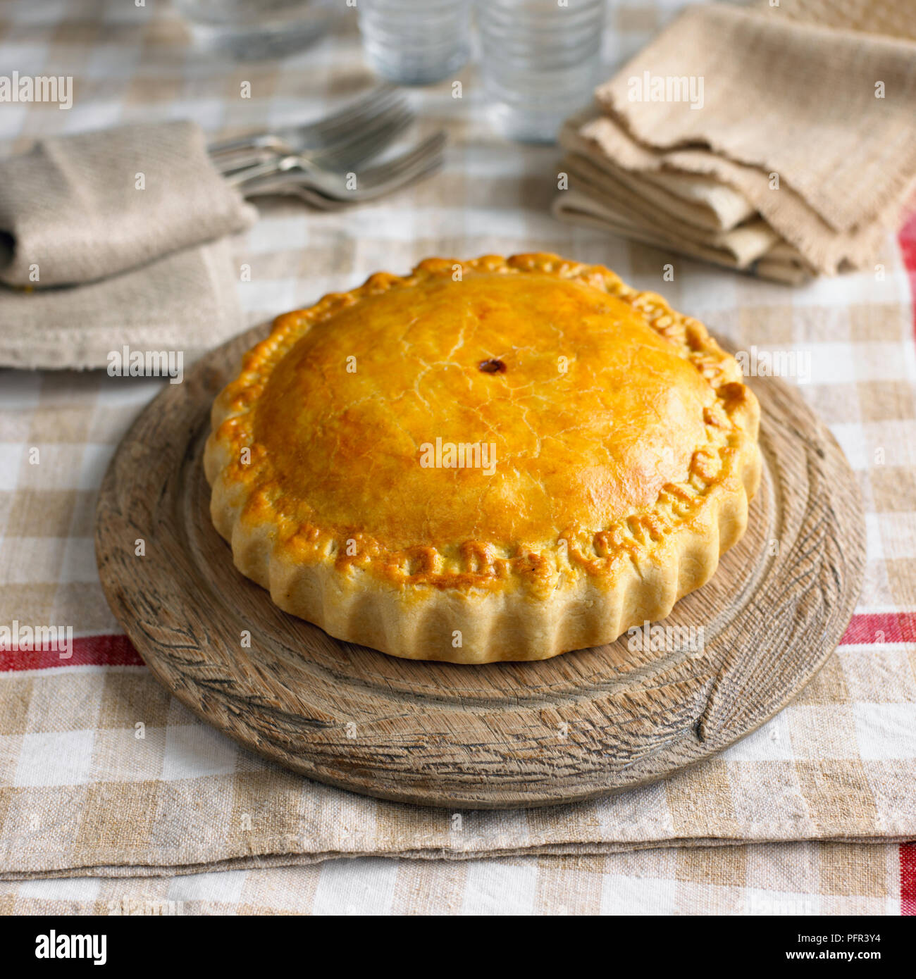 Traditional british pork pie hi-res stock photography and images - Alamy