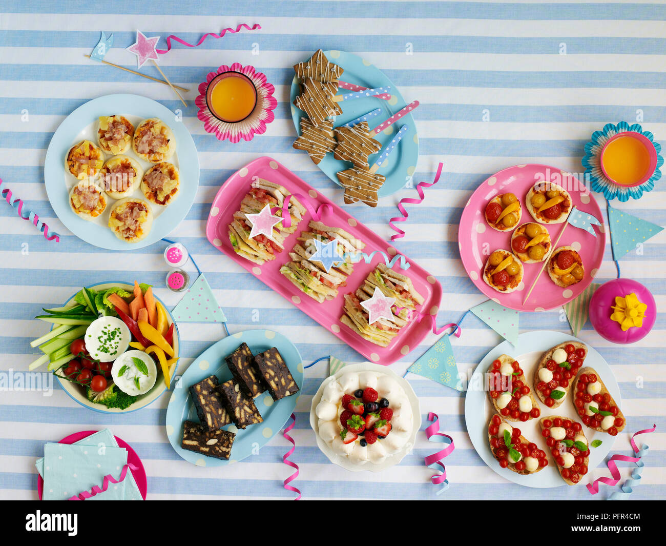Canape party hi-res stock photography and images - Alamy