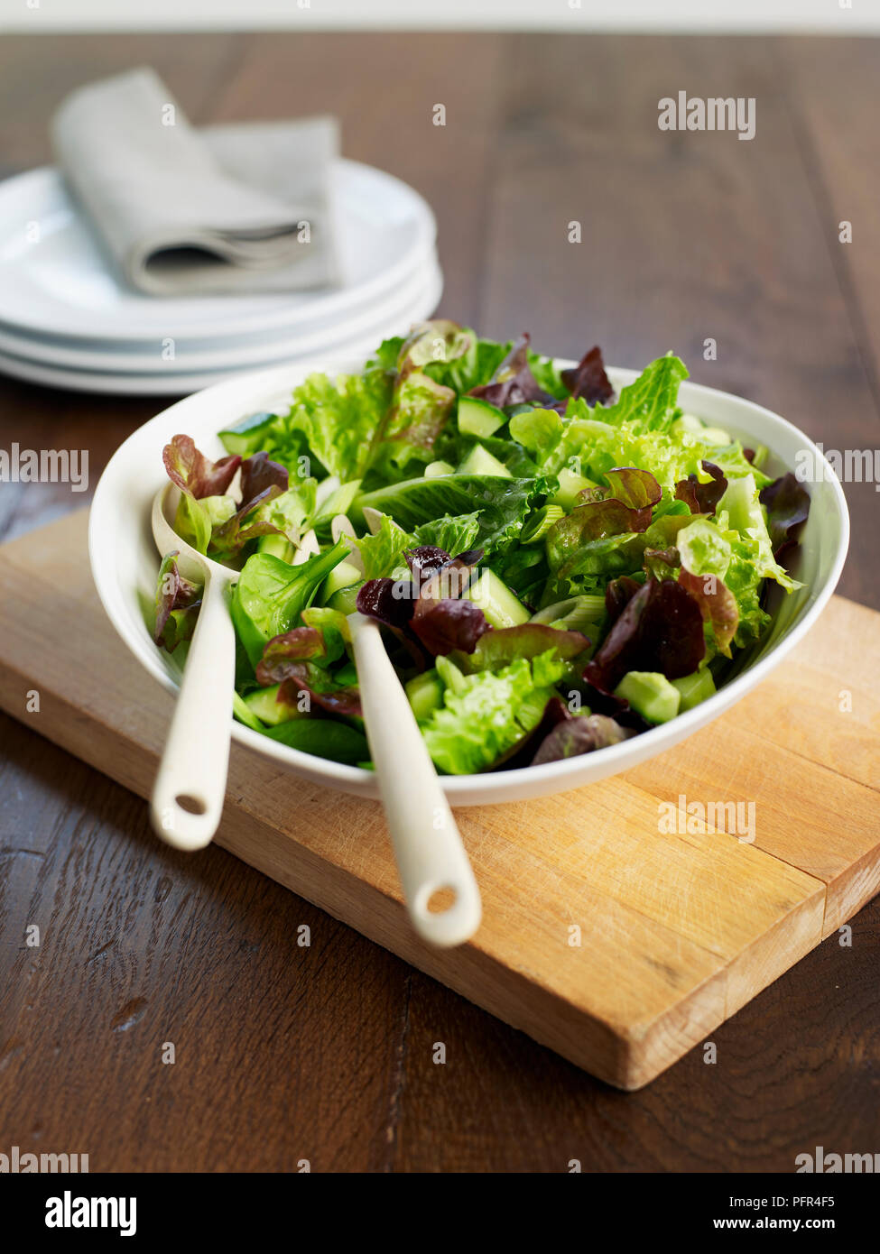 Food servers hi-res stock photography and images - Alamy