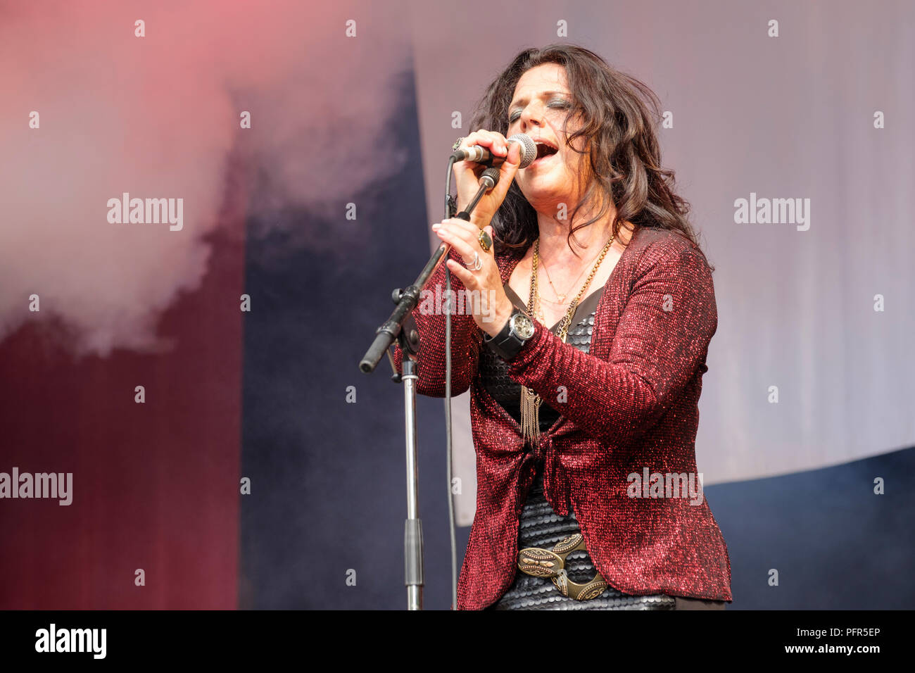 Sari Schorr performing at the Weyfest Music Festival, Tilford, UK ...
