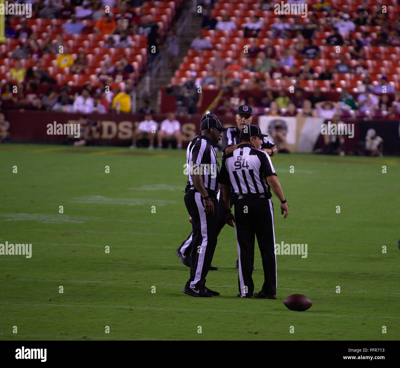 Nfl referees hi-res stock photography and images - Alamy