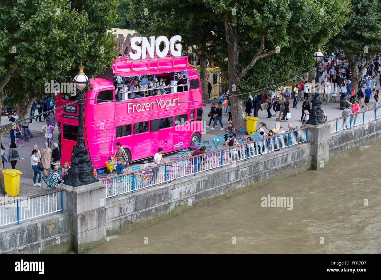 A Snog, frozen yogurt bus on London's South Bank Stock Photo - Alamy