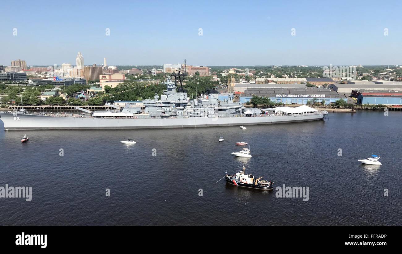 Coast guard cutter cleat hi-res stock photography and images - Alamy
