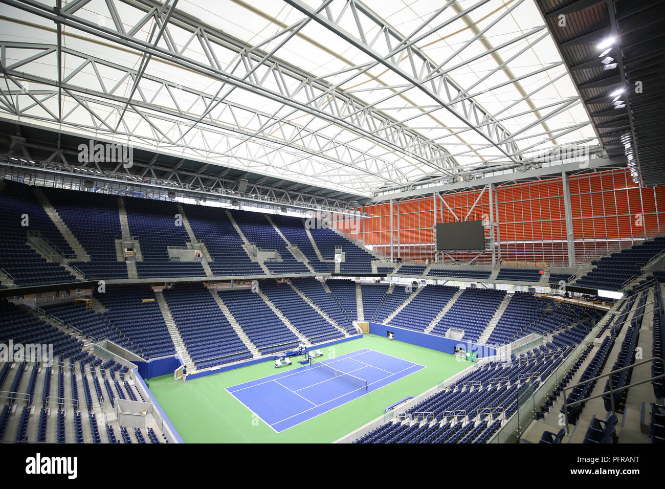 Louis armstrong stadium roof hi-res stock photography and images - Alamy