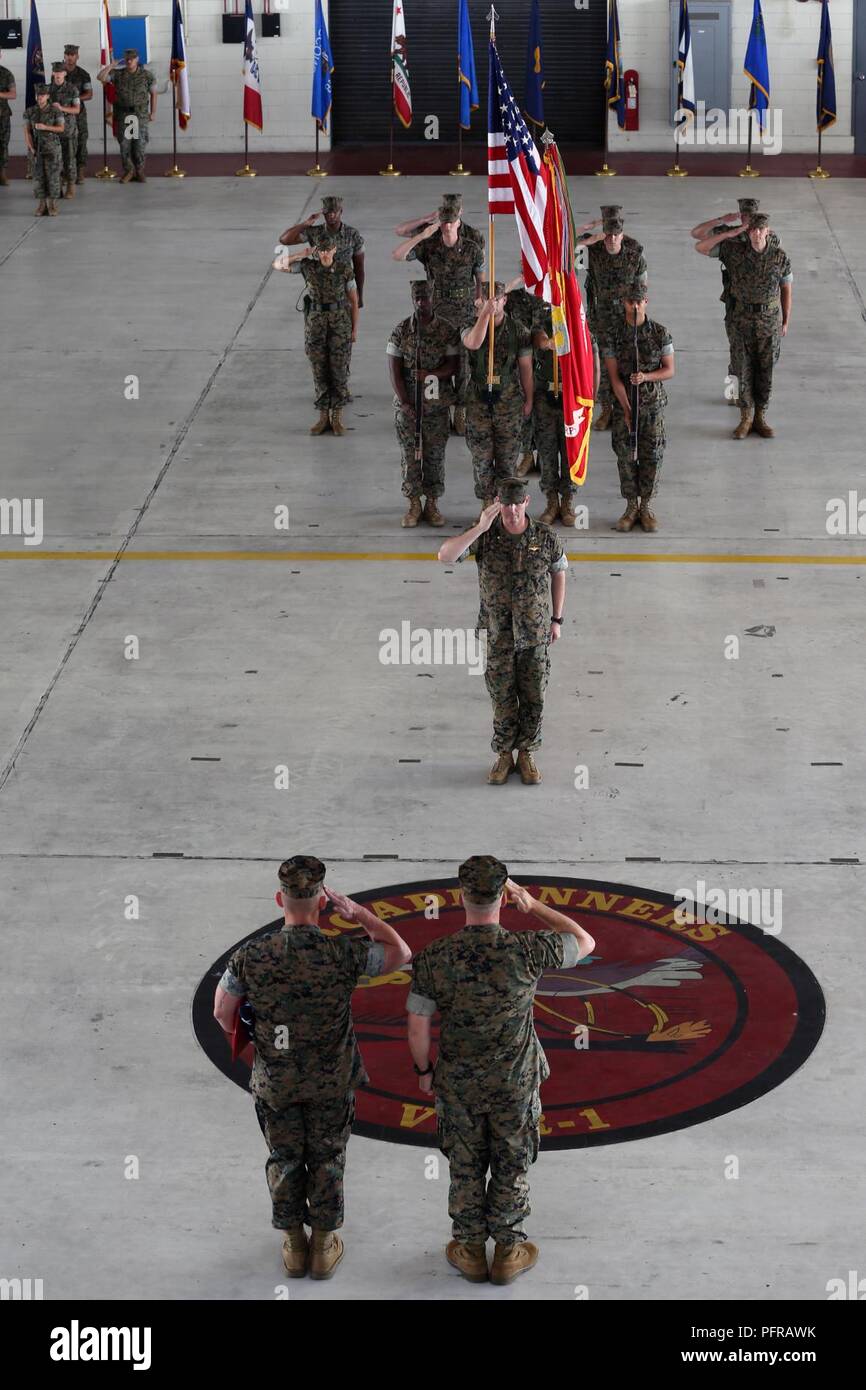 Marines assigned to Headquarters and Headquarters Squadron participate ...
