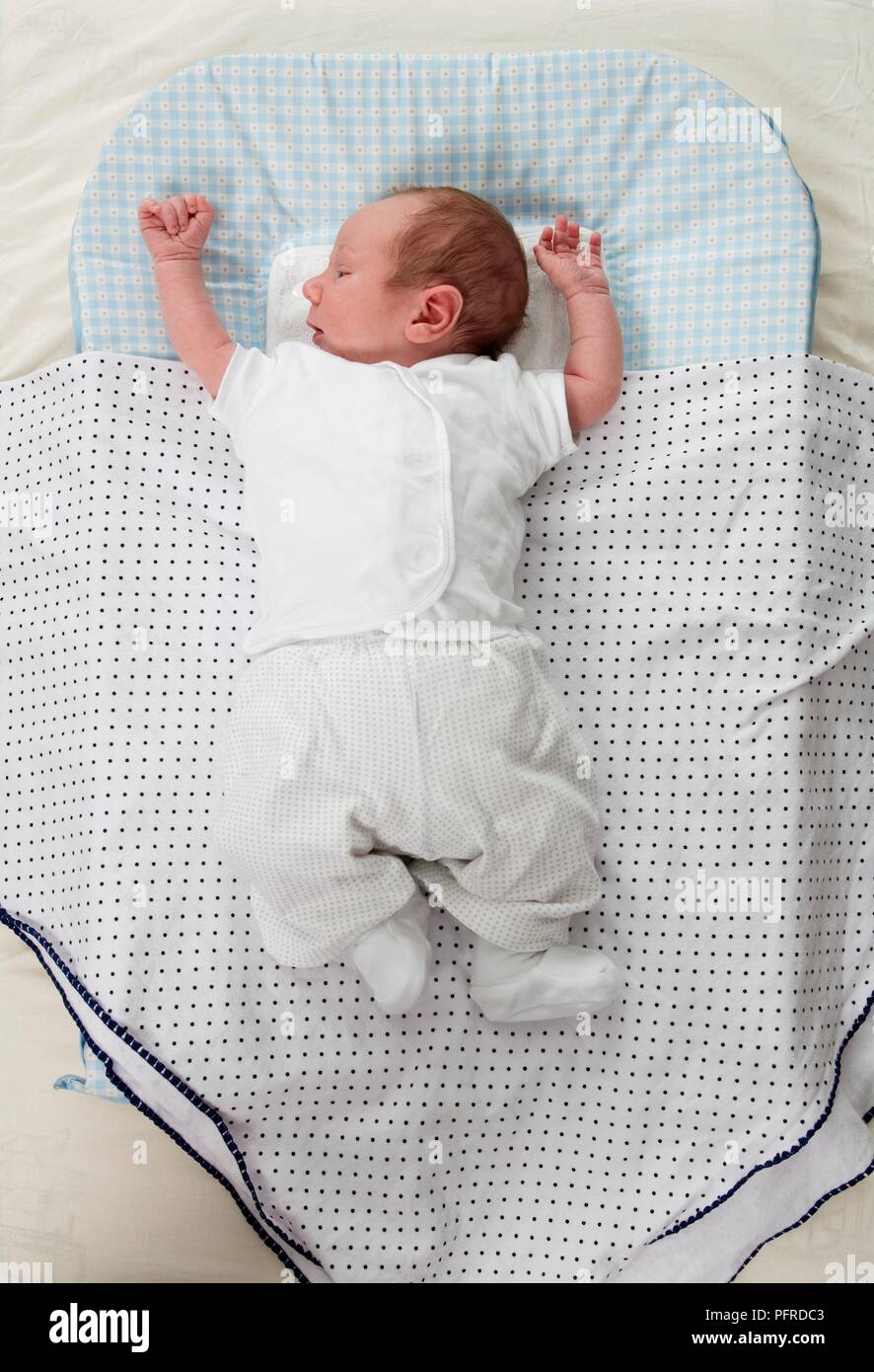 Blanket overhead view hi-res stock photography and images - Alamy