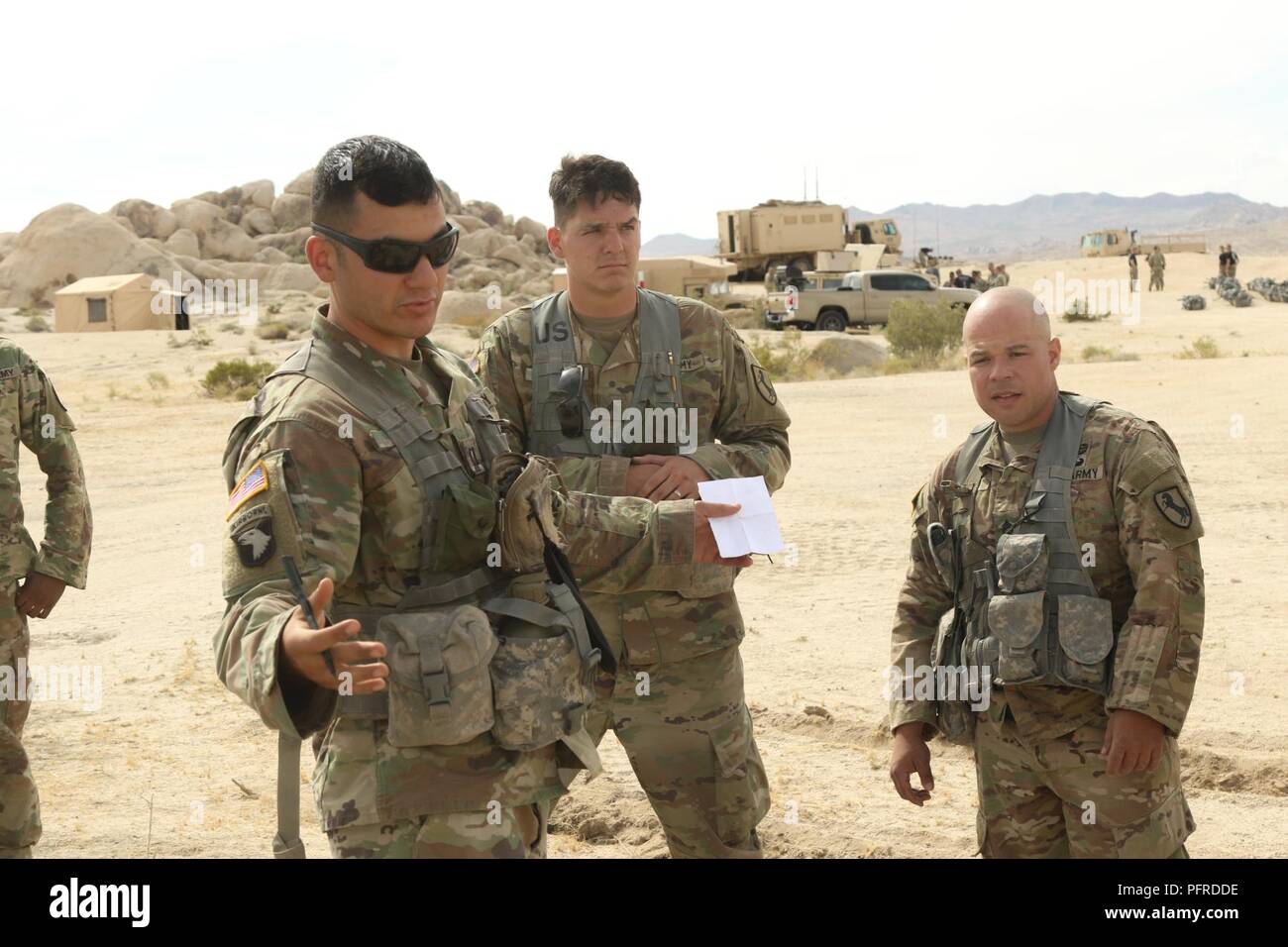 Us army land navigation desert hi-res stock photography and images - Alamy