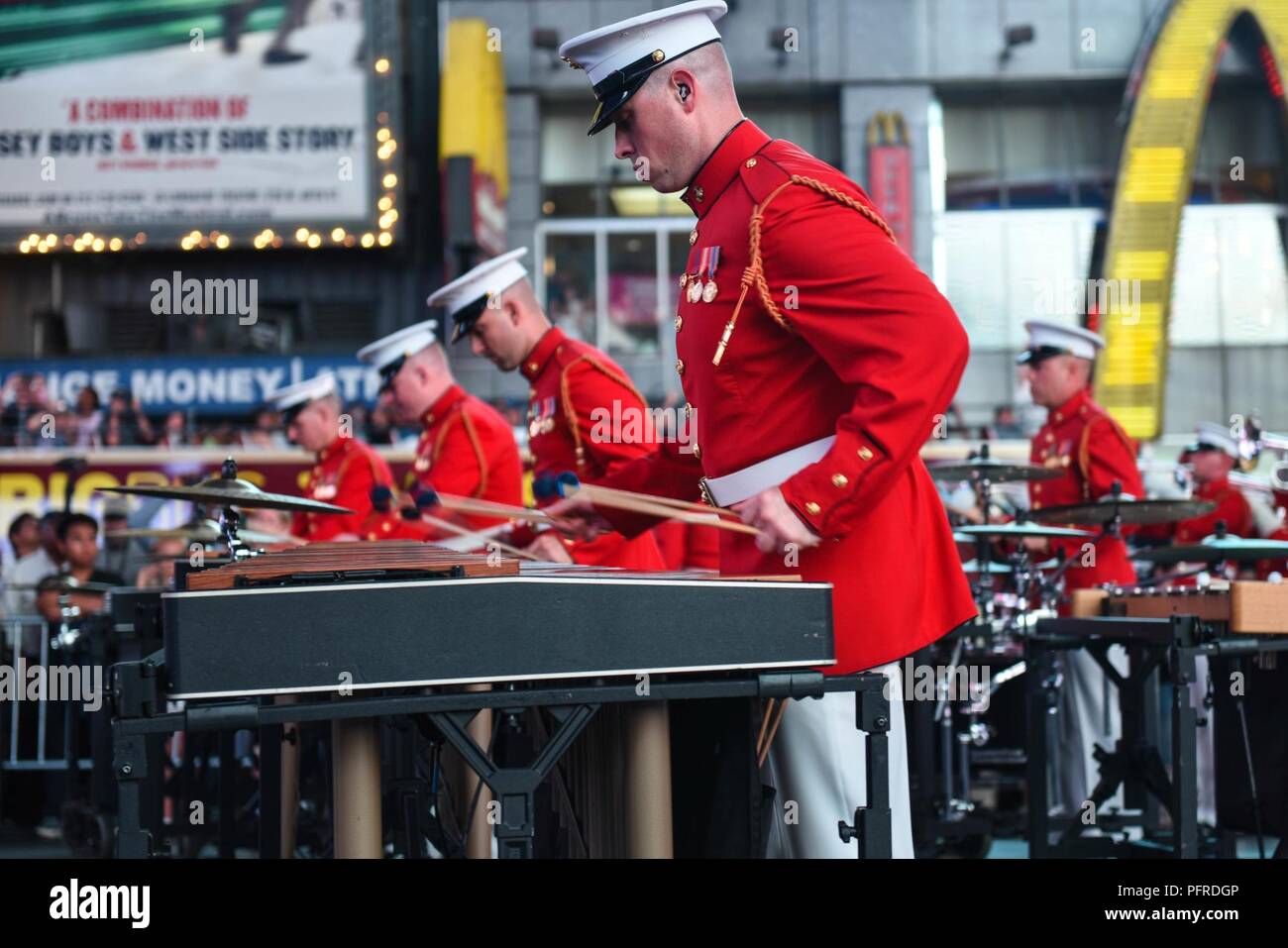 Marines with "The Commandant's Own," The United States Marine Drum ...