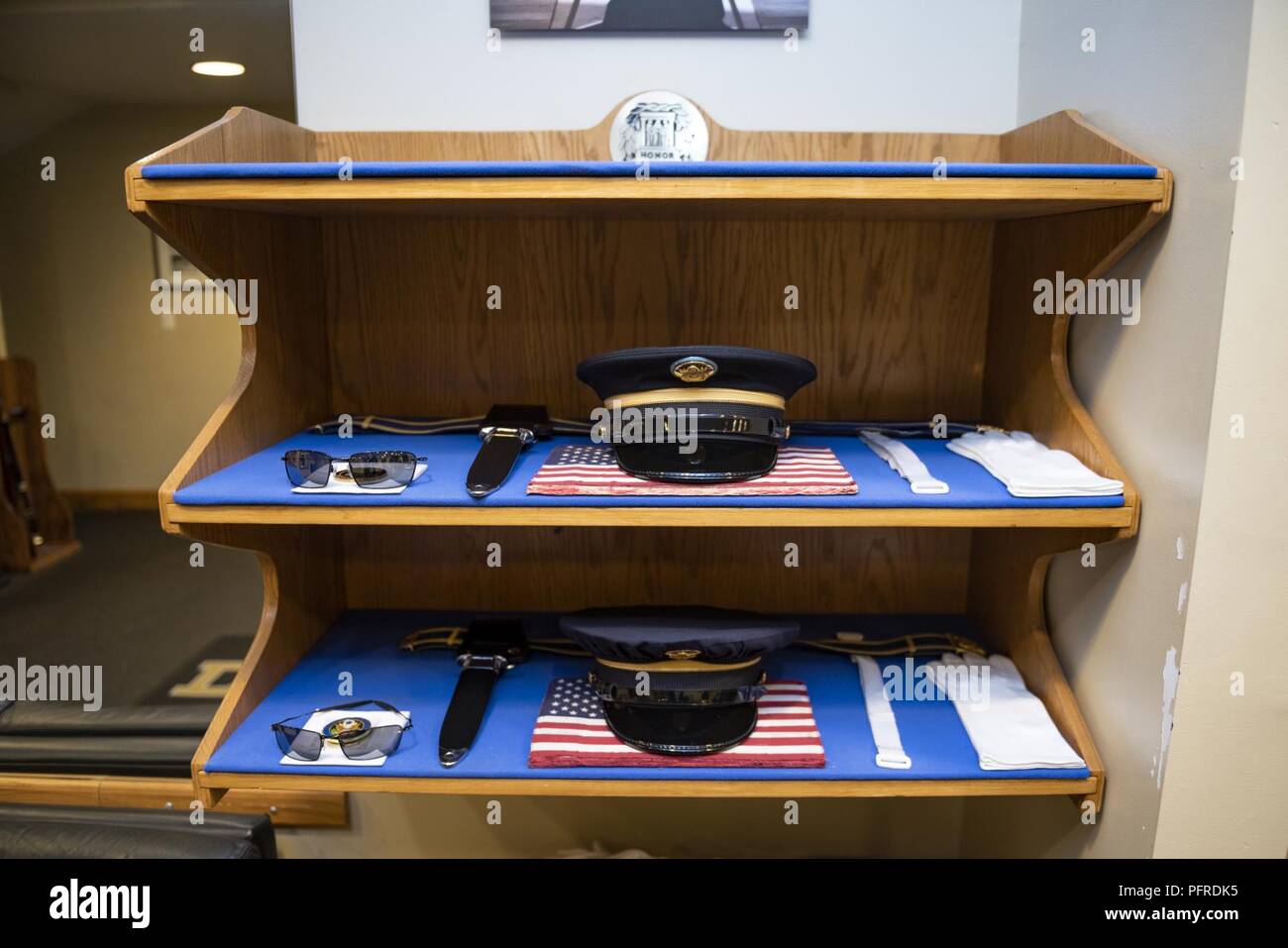 Tomb guard quarters hi-res stock photography and images - Alamy