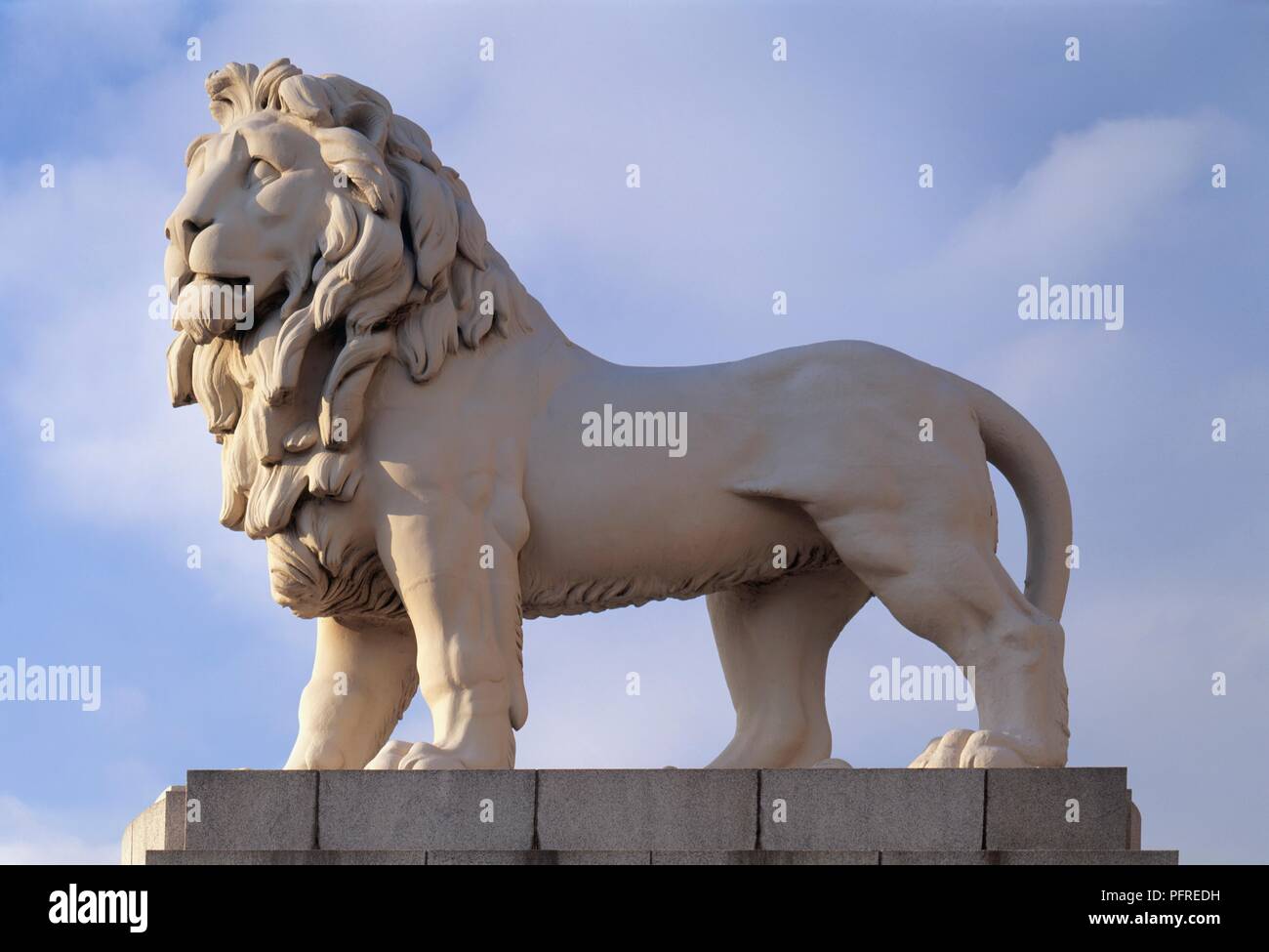 Great Britain, England, London, Westminster Bridge, marble lion statue ...