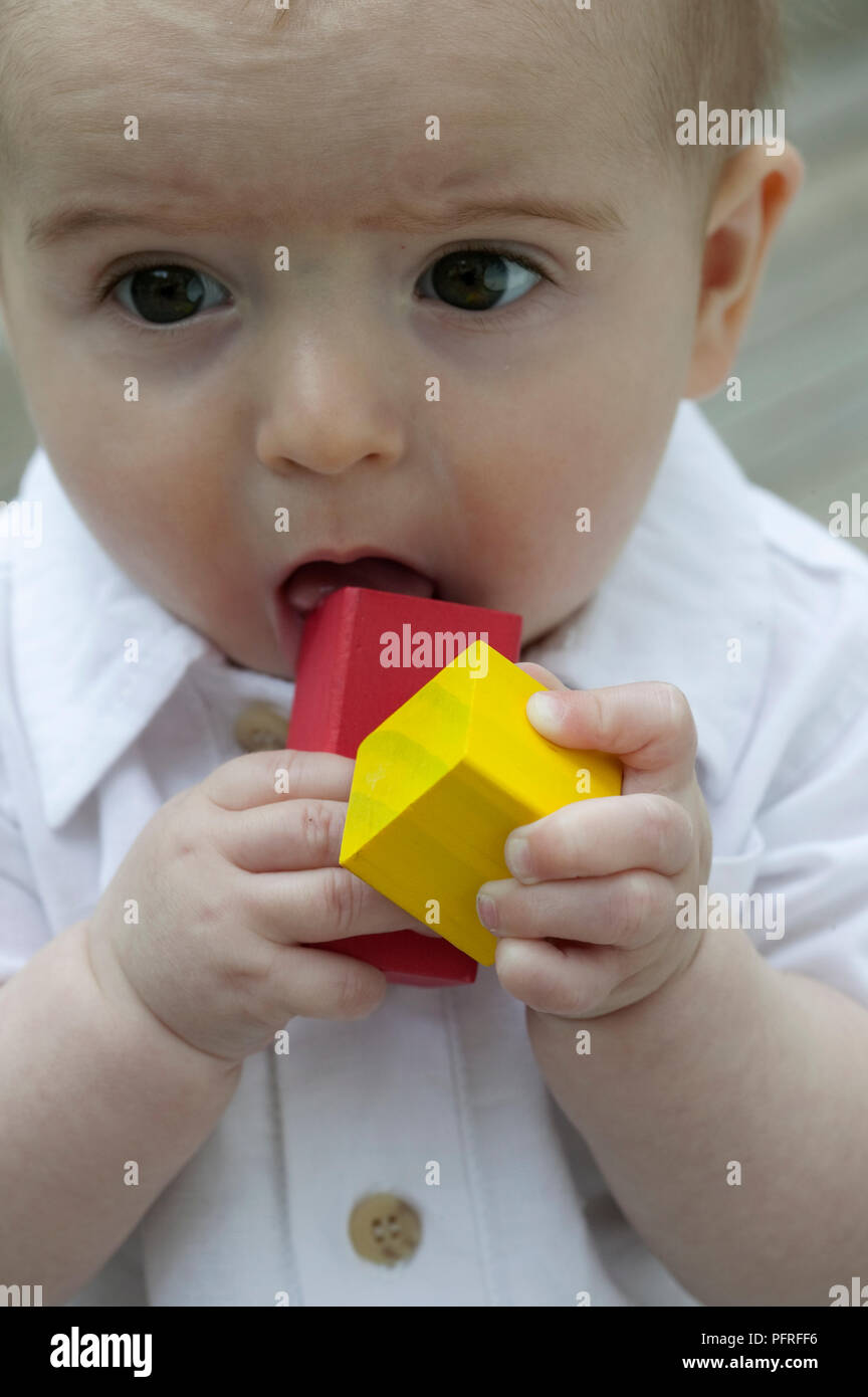 Yellow 11 hi-res stock photography and images - Alamy