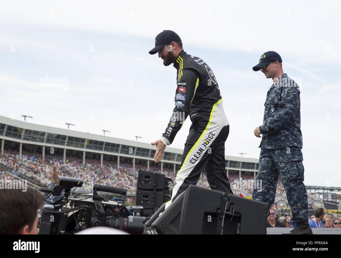 N.C. (May 27, 2018) -- Aviation Machinist Mate 3rd Class Logan Barrett ...