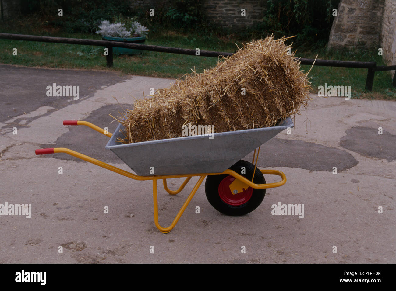 Stable hay wheelbarrow hi-res stock photography and images - Alamy