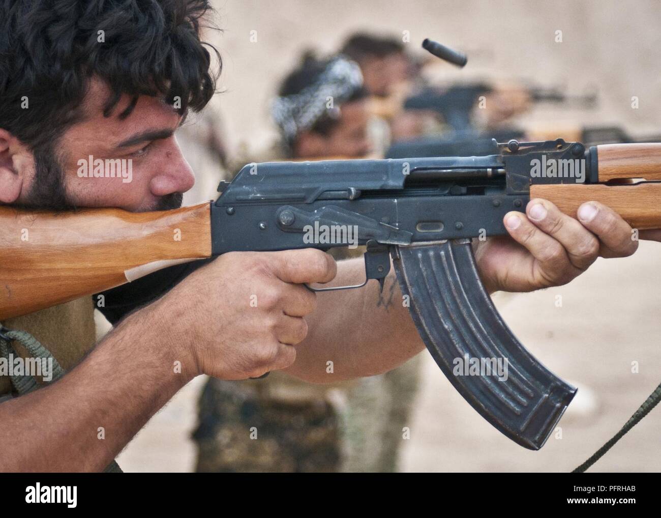 Operation of an ak 47 assault rifle hi-res stock photography and images ...