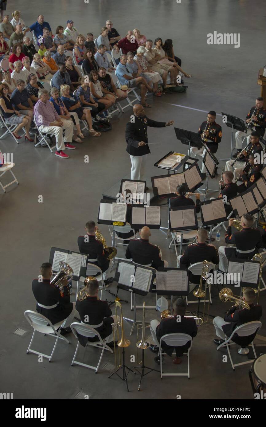 Who given sacrifice to the nation hi-res stock photography and images ...