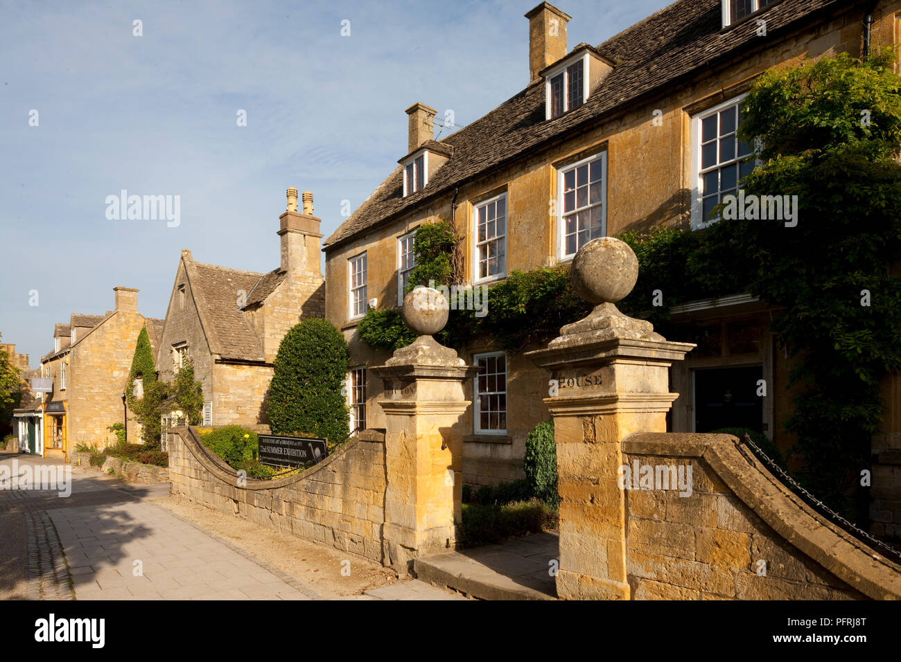 Georgian architecture england hi-res stock photography and images - Alamy