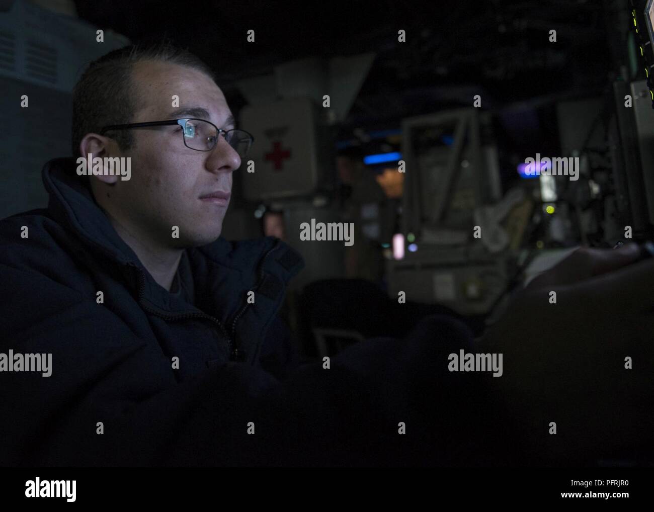 Operator console in military hi-res stock photography and images - Alamy