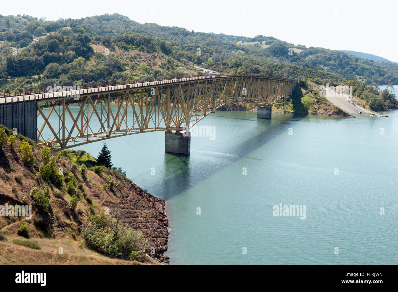 USA, California, Sonoma County, Alexander Valley, Lake Sonoma with ...