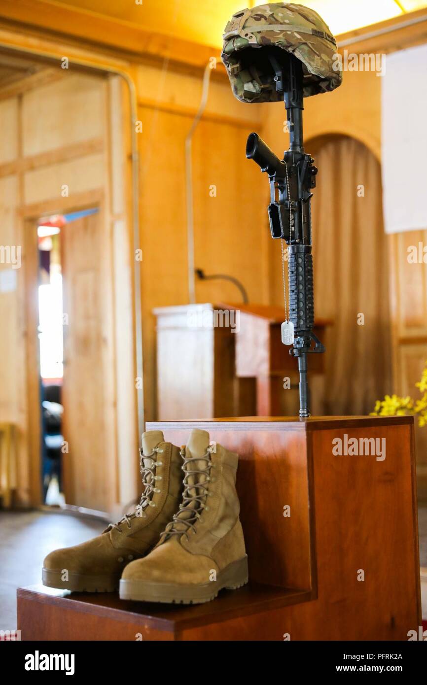 Fallen soldier display hi-res stock photography and images - Alamy
