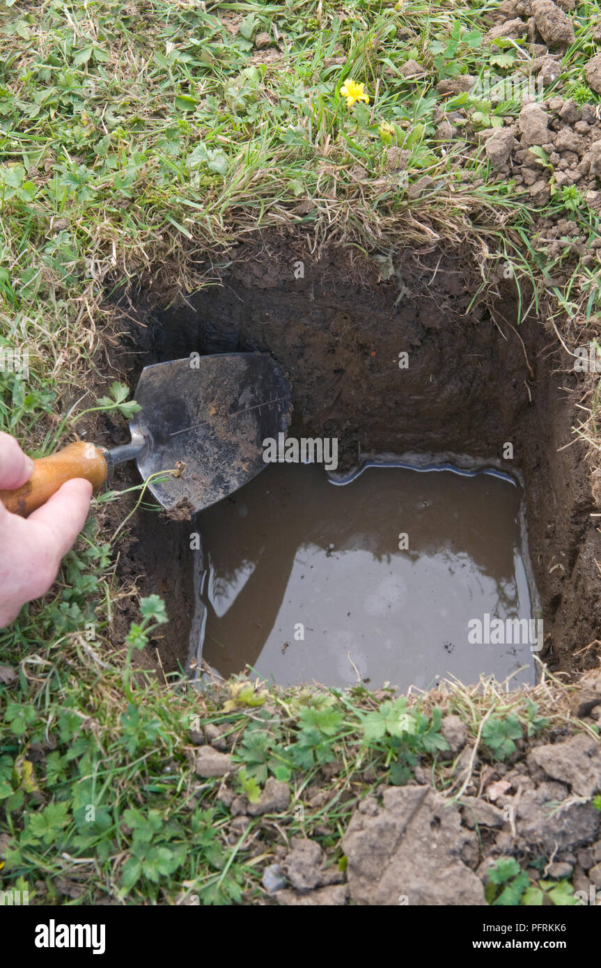 Square trowel hi-res stock photography and images - Alamy