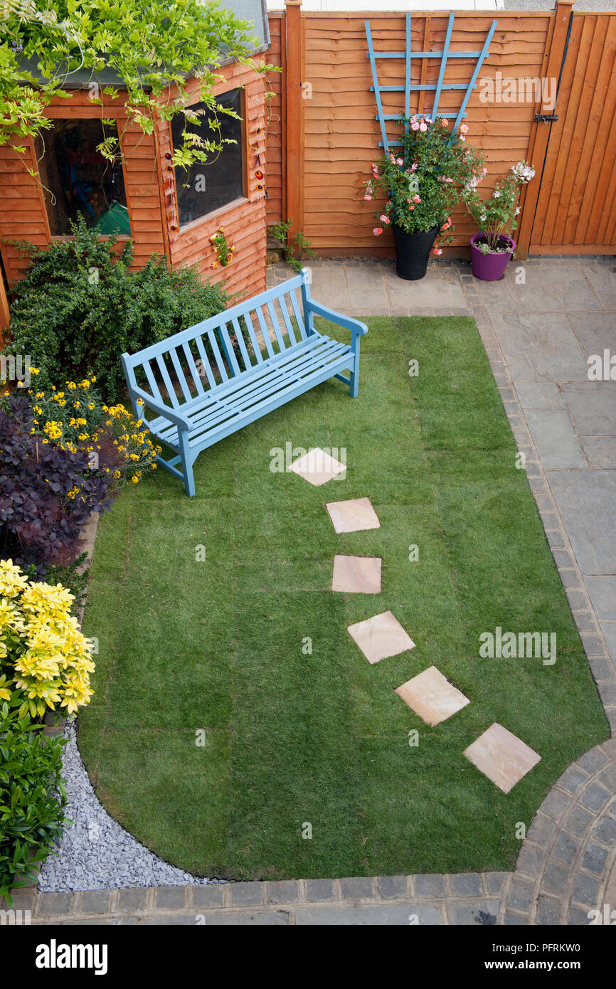 High angle view of lawn with stepping stones laid across the turf Stock ...